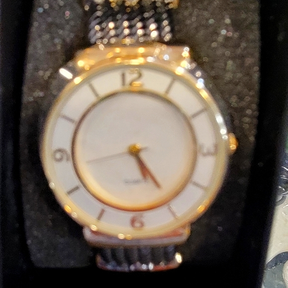 Avon | Accessories | Timeless Avon Classic Gold And Silver Two Tone ...